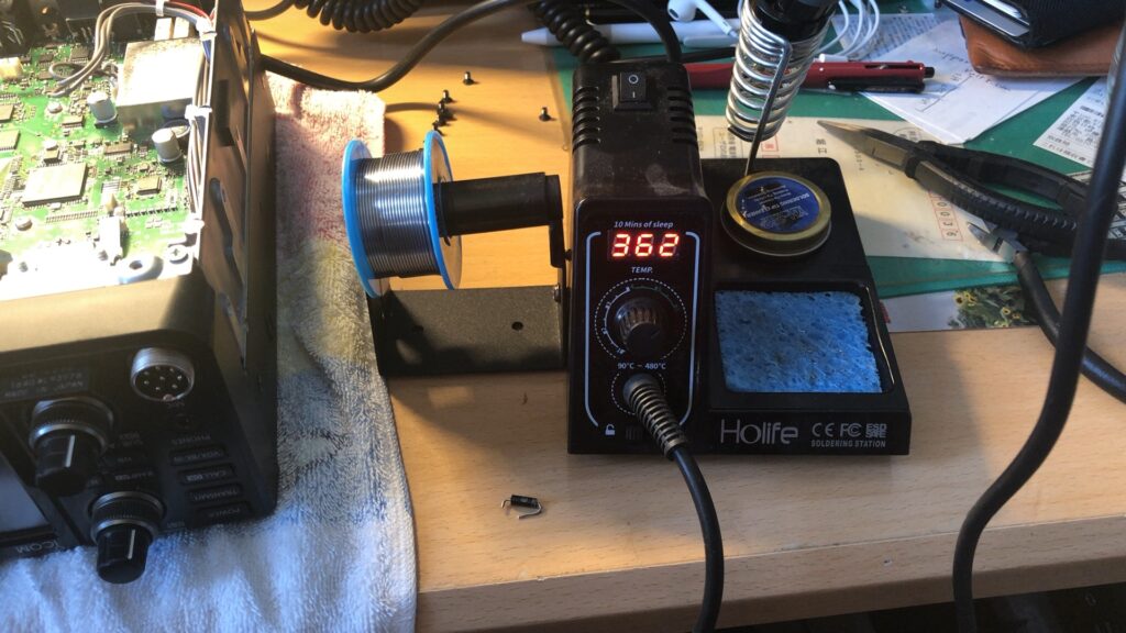 [DIGI] IC-9700の安定度向上のためFAN改造をしてみた｜きょうも無線日和