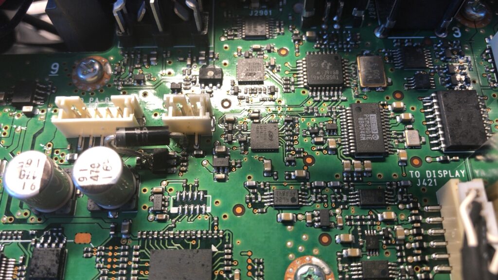 [DIGI] IC-9700の安定度向上のためFAN改造をしてみた｜きょうも無線日和